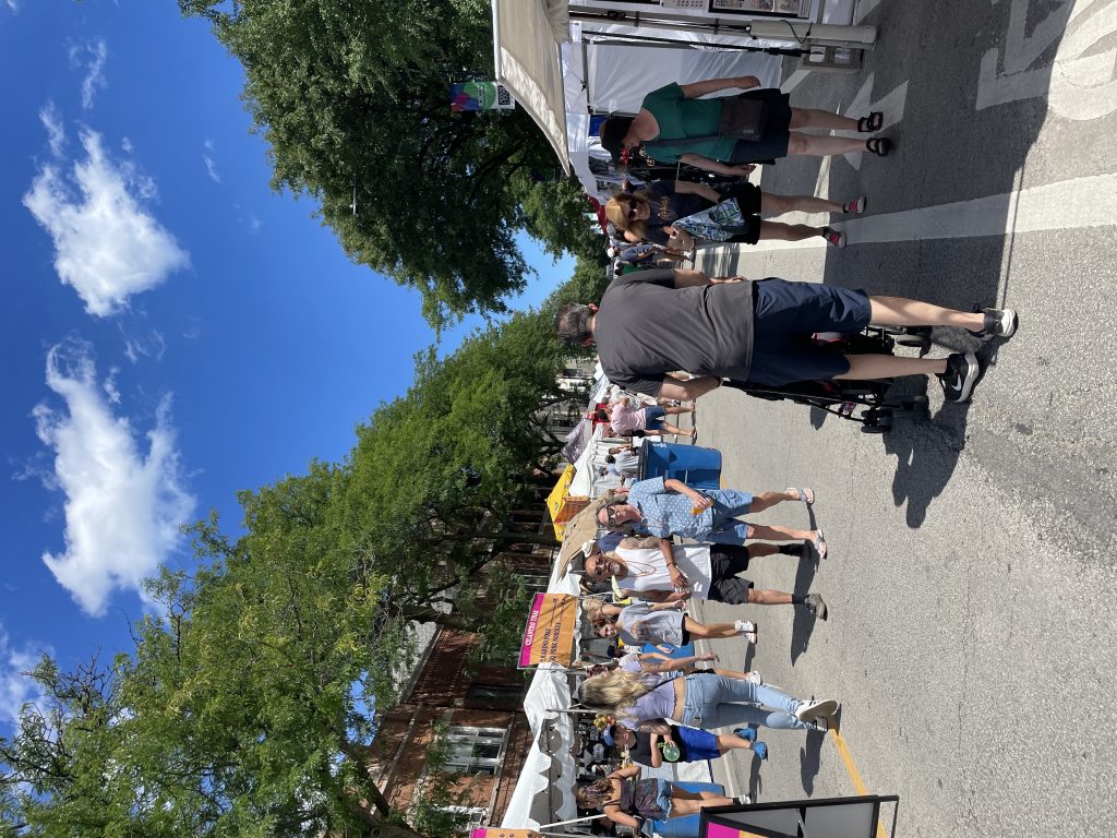 Rep. Ann Williams’ Office Attends Retro on Roscoe Fest – Rep Ann Williams